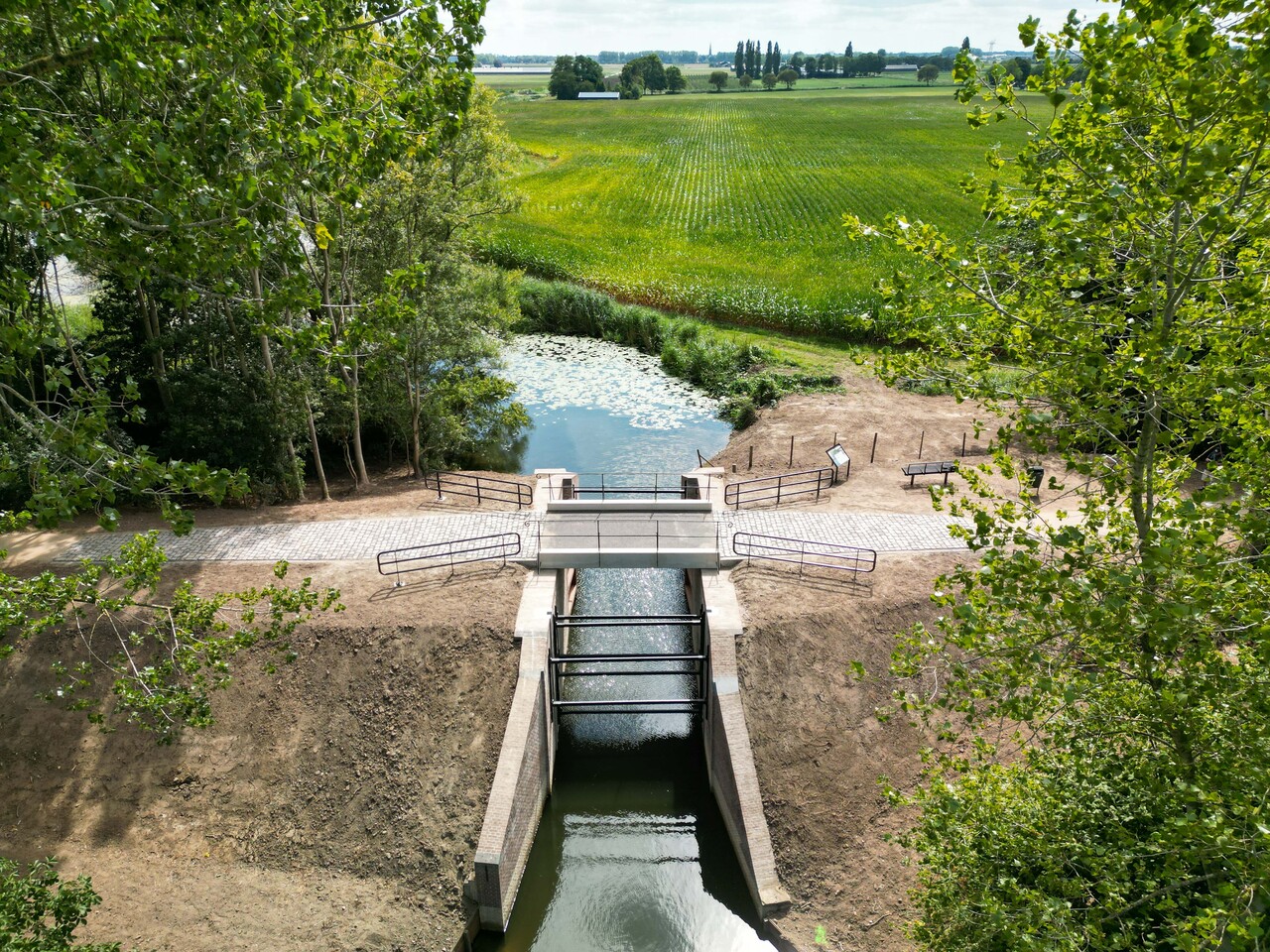 Rijksmonumentale Doeverensche sluis weer zo goed als oud