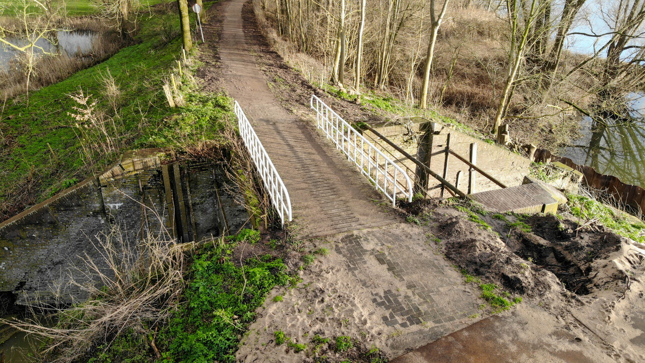 Rijksmonumentale Doeverensche sluis weer zo goed als oud